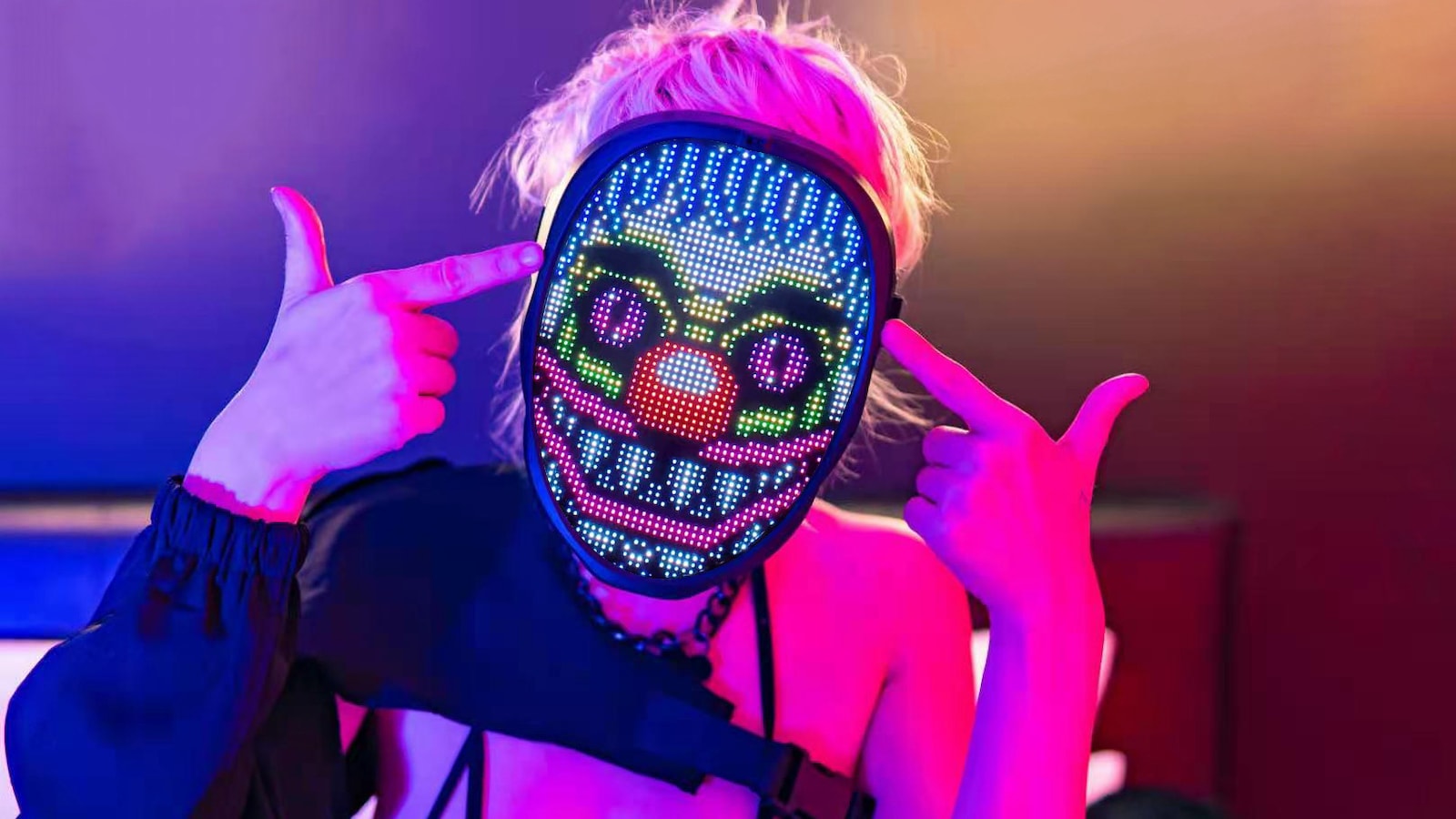 What's Your FACE customizable LED mask lets you become any character of ...