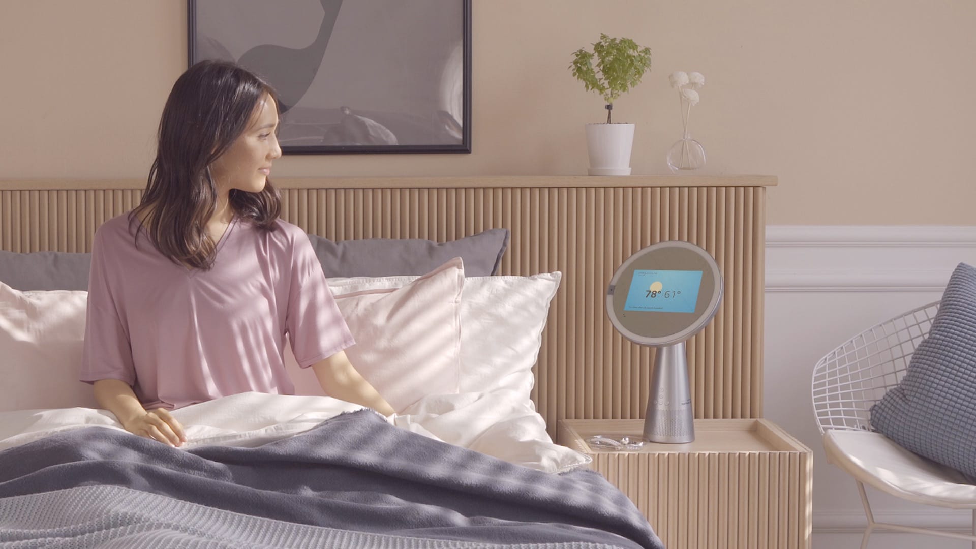 Zmirror all-in-one smart mirror acts as a personal assistant | Key ...