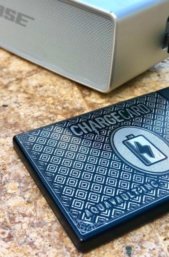 This super-thin charger is the size of a credit card » Gadget Flow