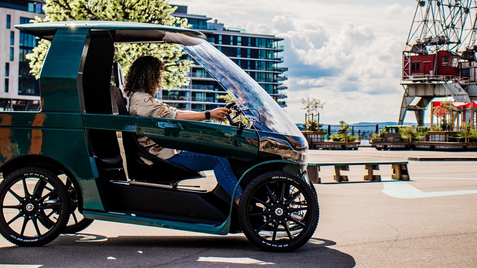 CityQ 4-wheeler eBike combines the benefits of a bicycle and car for ...