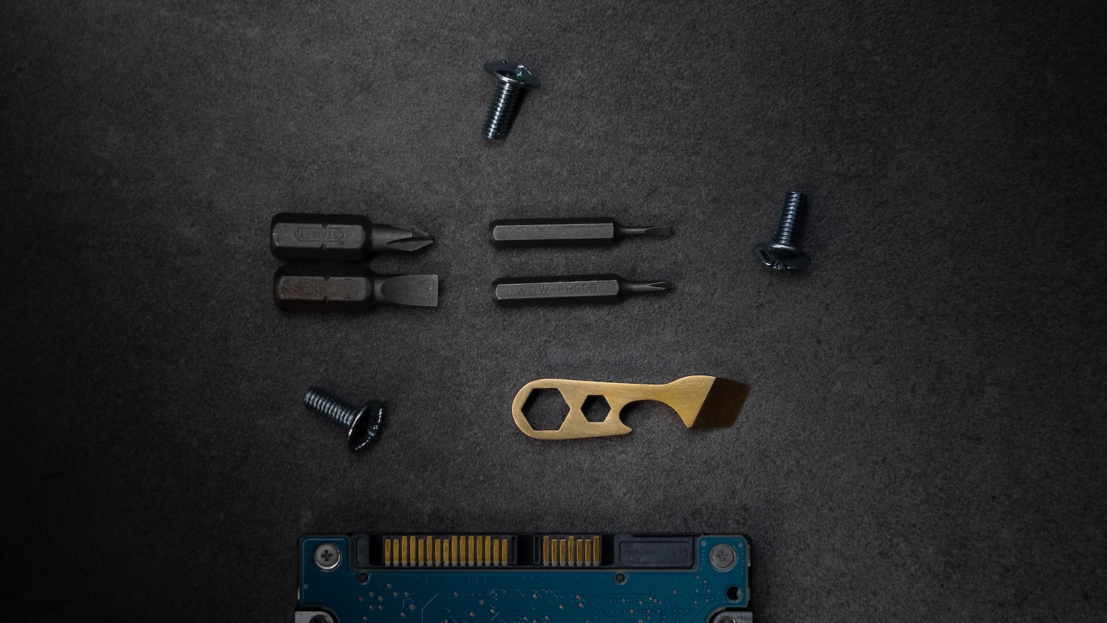 Claw 2.0 tiny multitool does so much at fewer than 2 inches long | Key ...