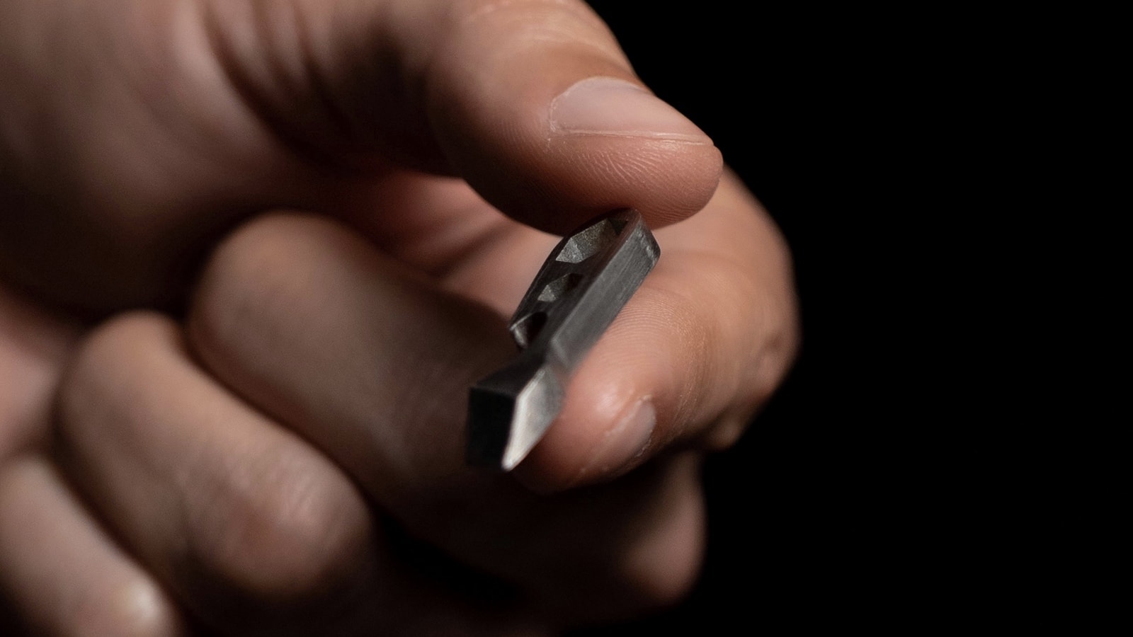 Claw 2.0 tiny multitool does so much at fewer than 2 inches long | Key ...