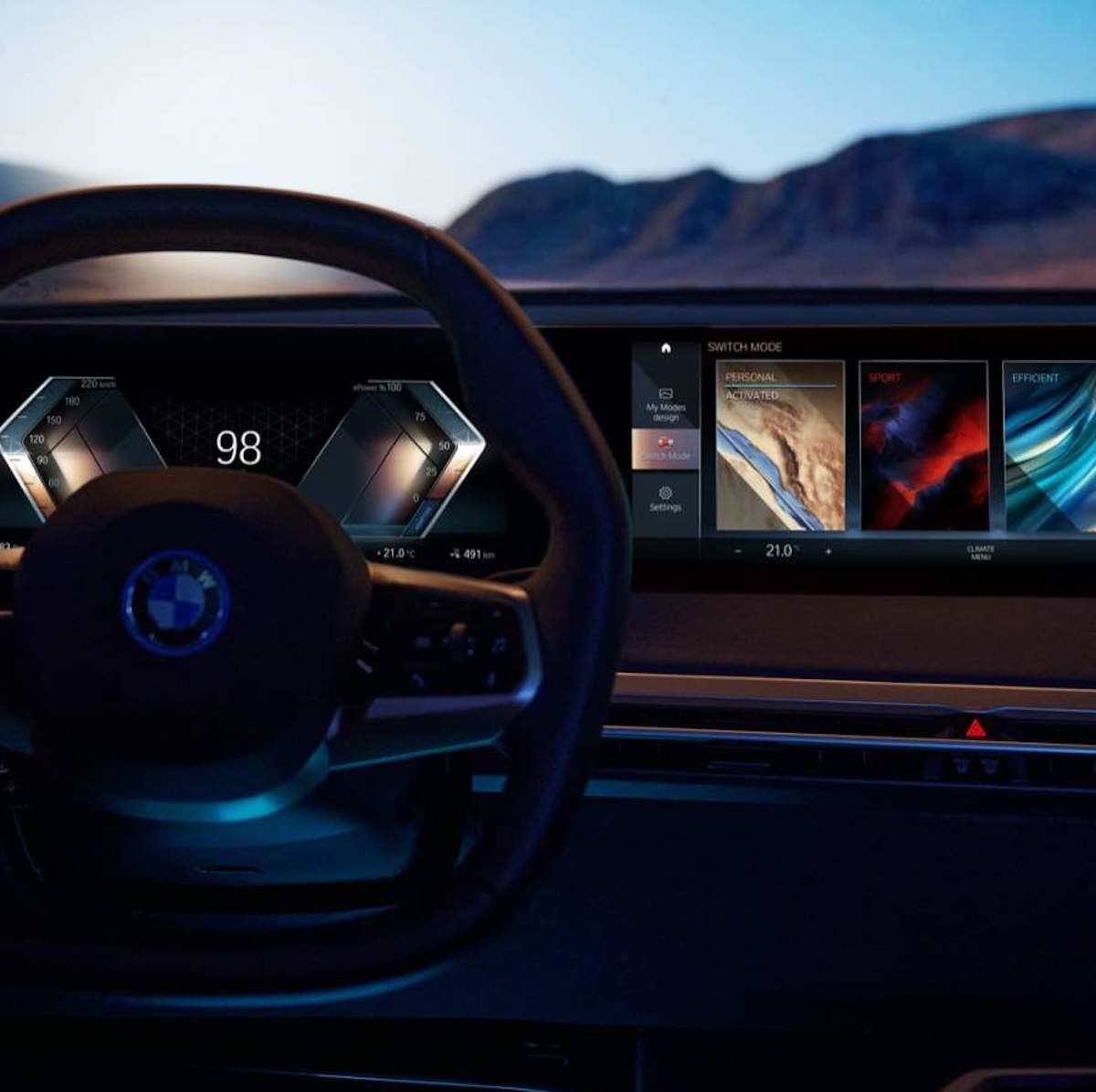 Introducing BMW’s iDrive display—a step towards autonomous driving ...