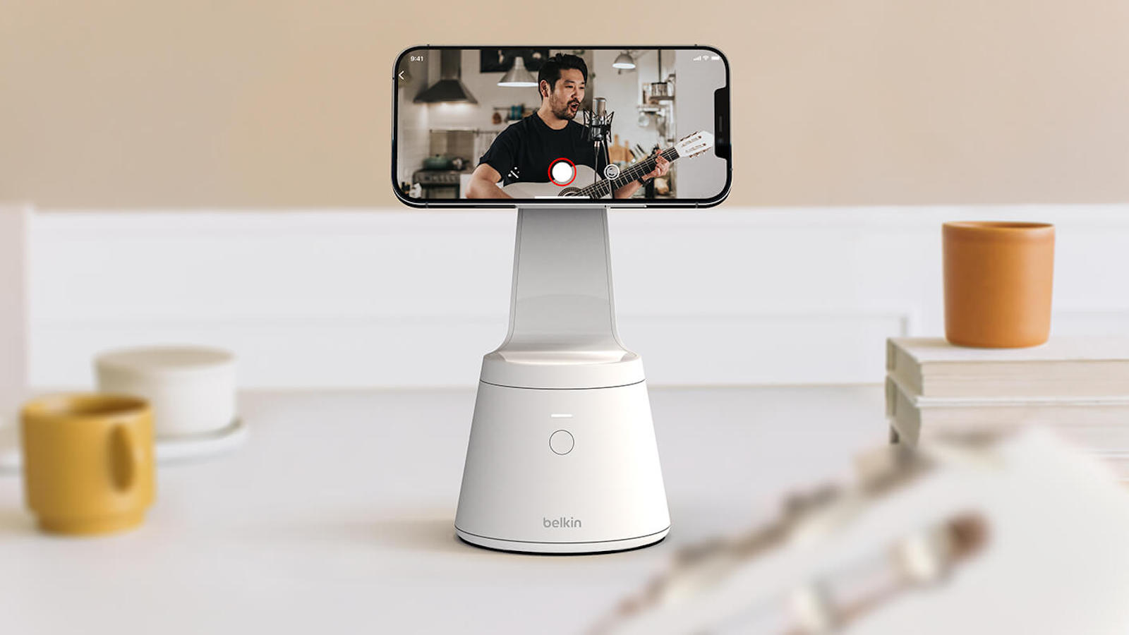 Belkin Magnetic iPhone 12 Mount with Face Tracking rotates and adjusts ...