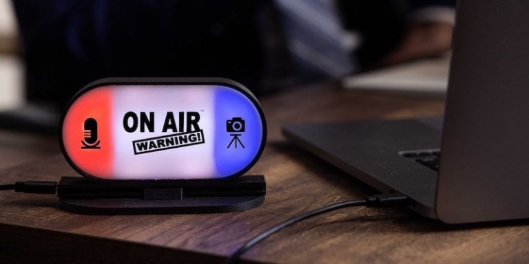 Review: On Air Warning! automatic status light prevents #ZoomFails