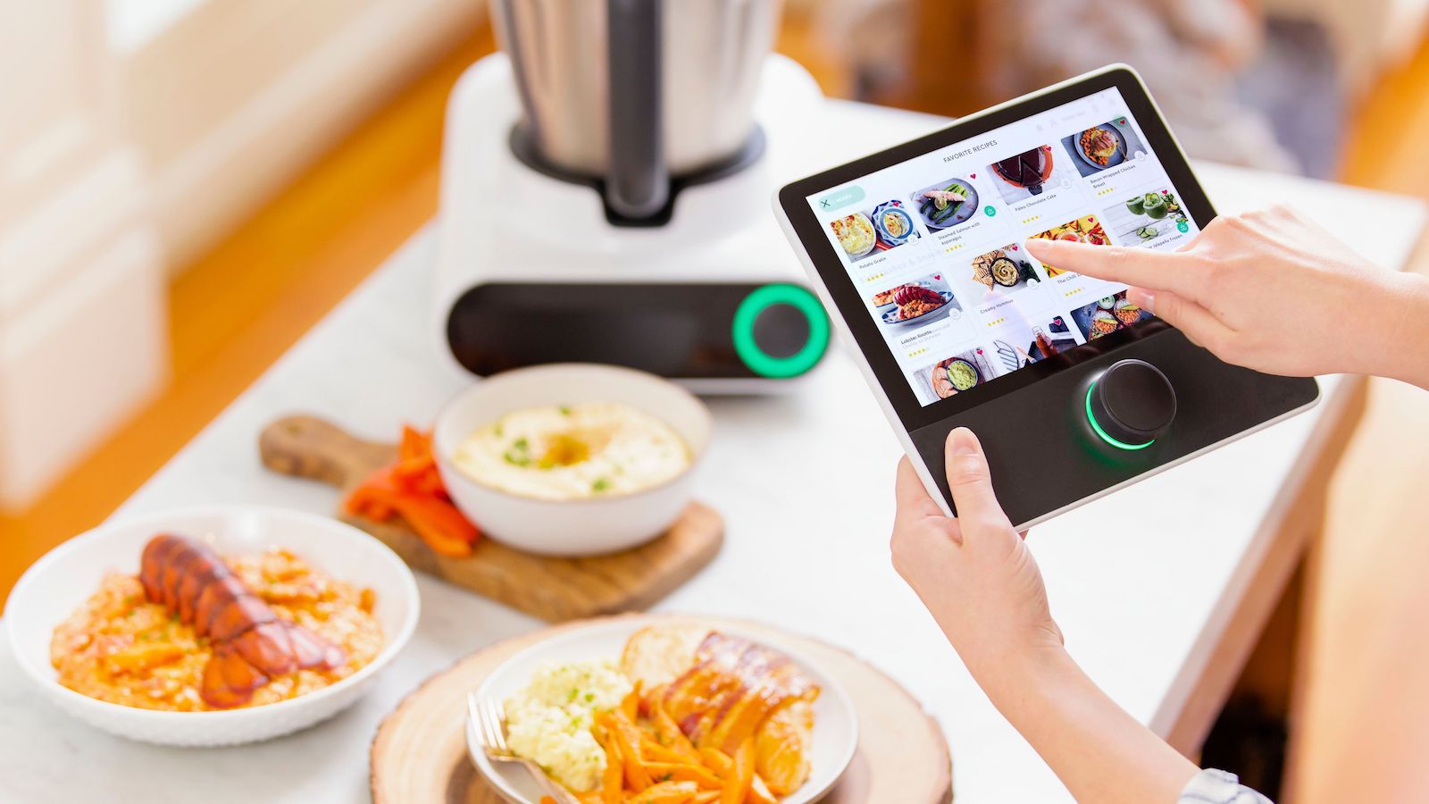 CookingPal Multo intelligent cooking system comes with all of its ...