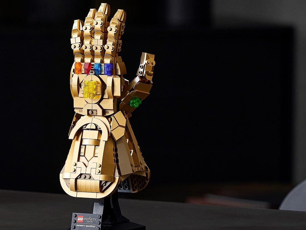 LEGO Infinity Gauntlet Marvel building set includes colorful Infinity ...