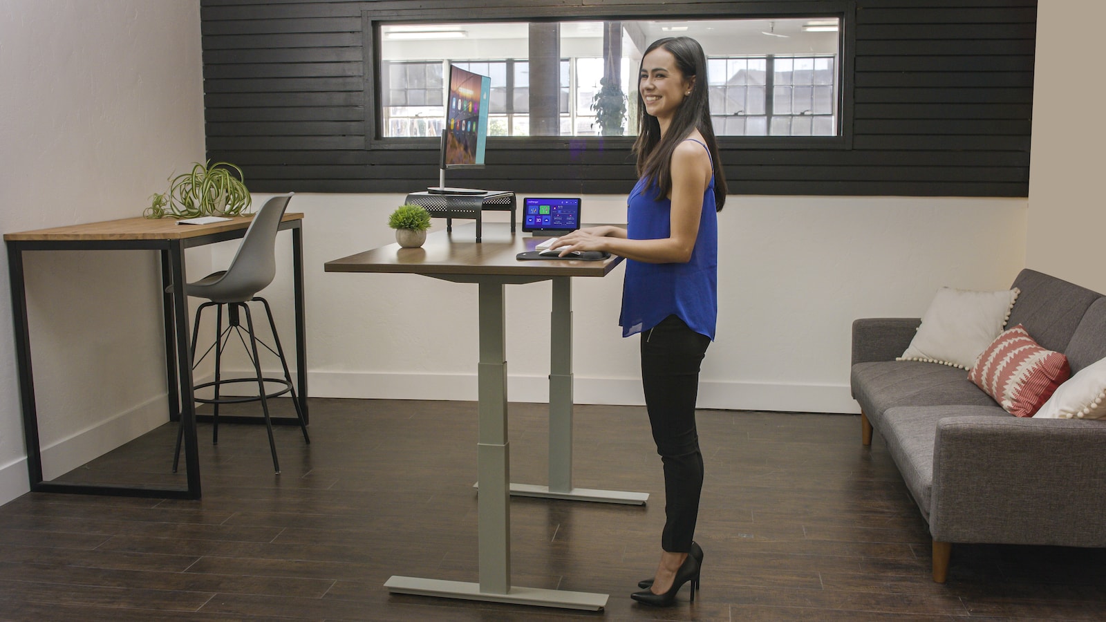 NextErgo AI smart standing desk has guided ergonomics and health & wellness benefits | Key ...
