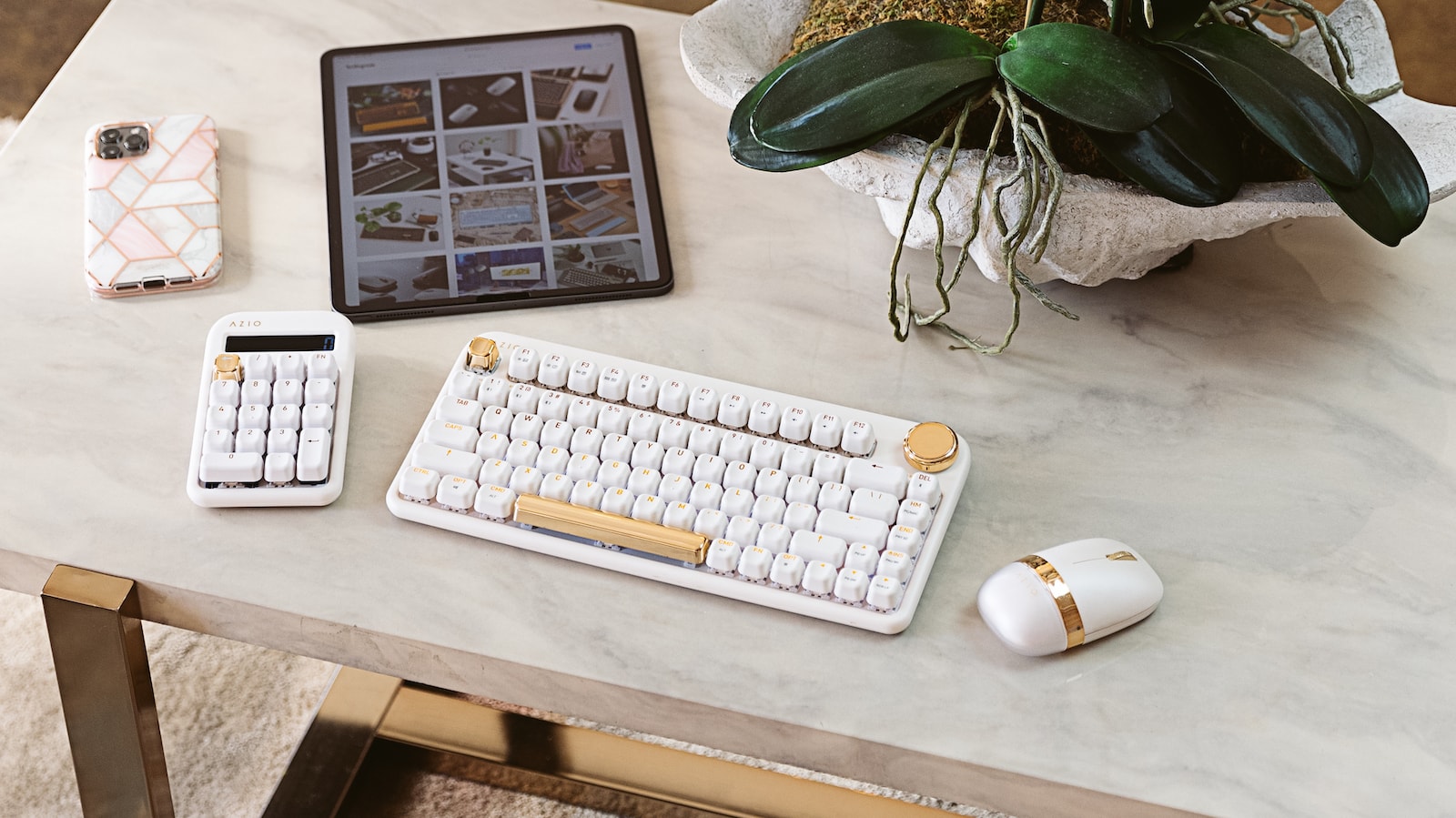 AZIO IZO intuitive wireless keyboard set offers wired & wireless setups ...