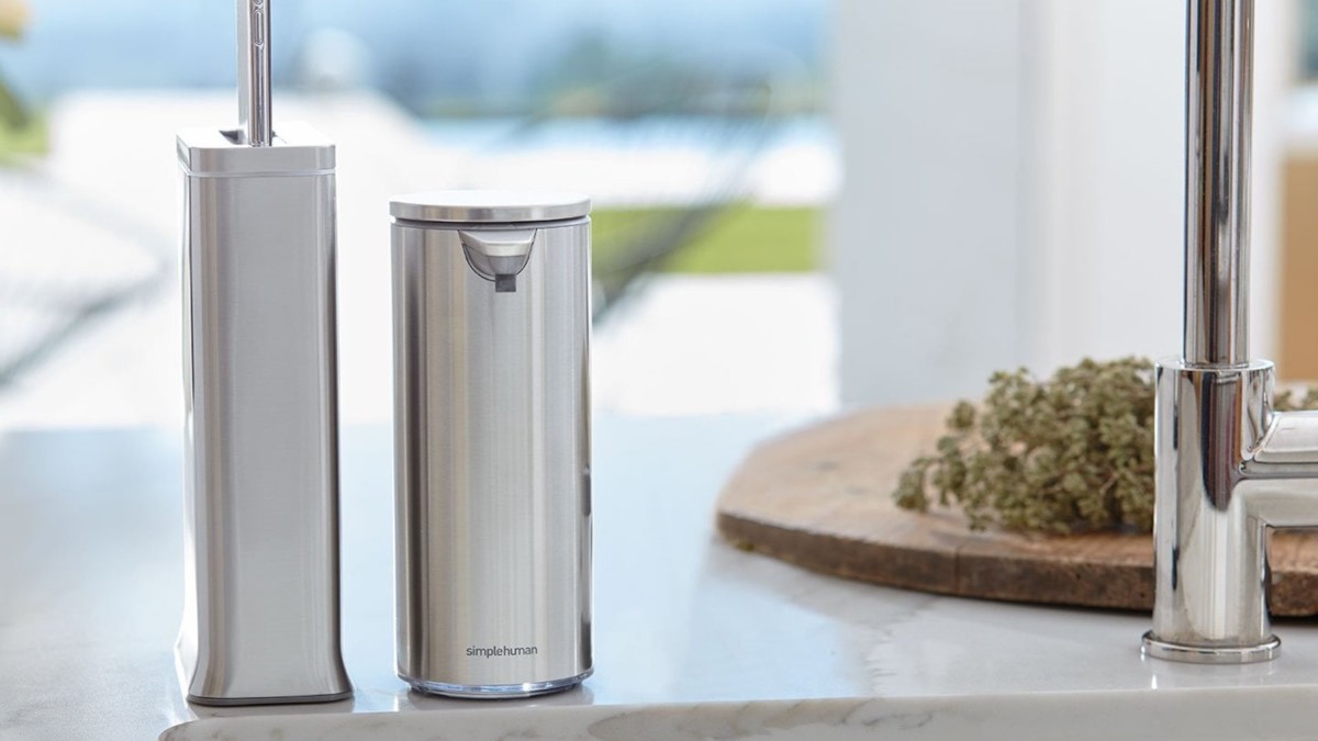 Review: simplehuman cleanstation cleans your phone in 30 seconds