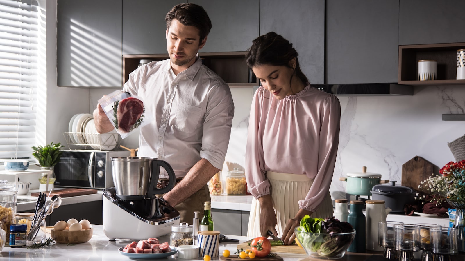 TOKIT Omni Cook smart kitchen appliance replaces 21 gadgets & has 15 ...