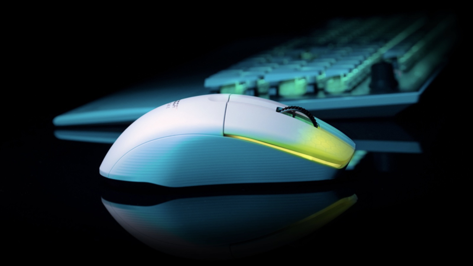 ROCCAT Kone Pro Air ergonomic wireless gaming mouse has a comfortable ...