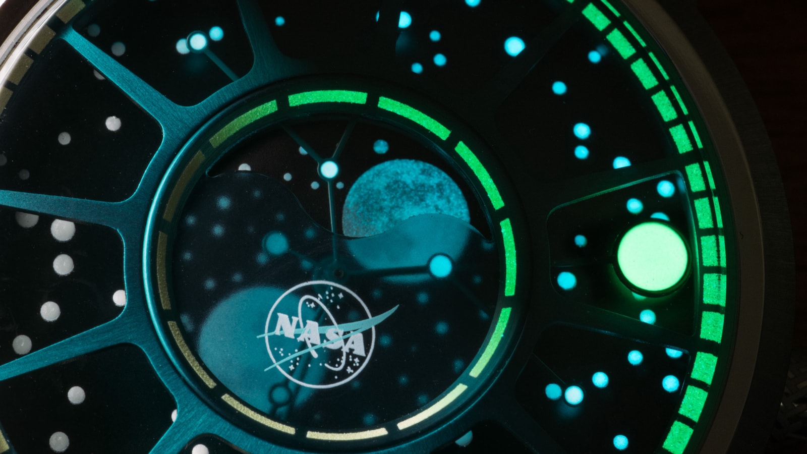 Xeric NASA Apollo 15 watch collection features American automatic and ...