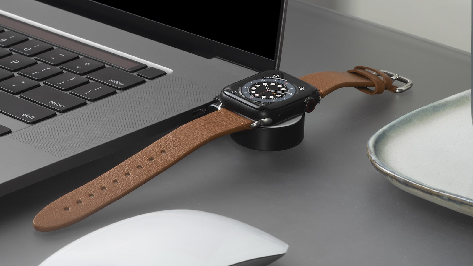 Native Union Apple Watch Puck charges up to 5 watts and includes a ...