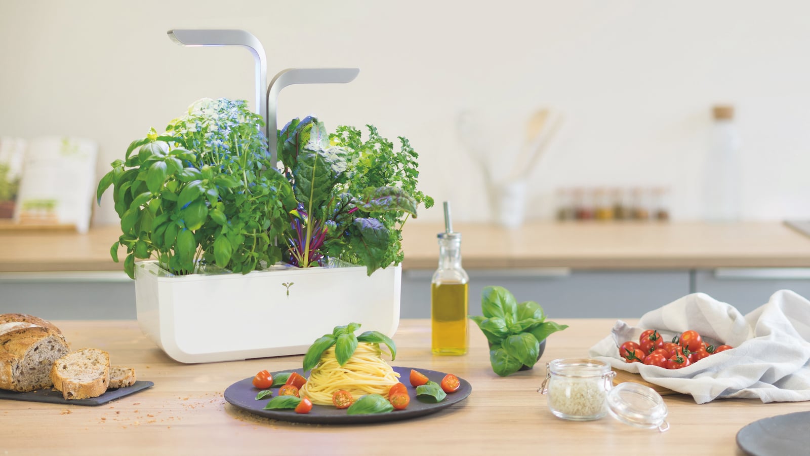 Véritable Smart Indoor Garden uses LED technology to automatically ...