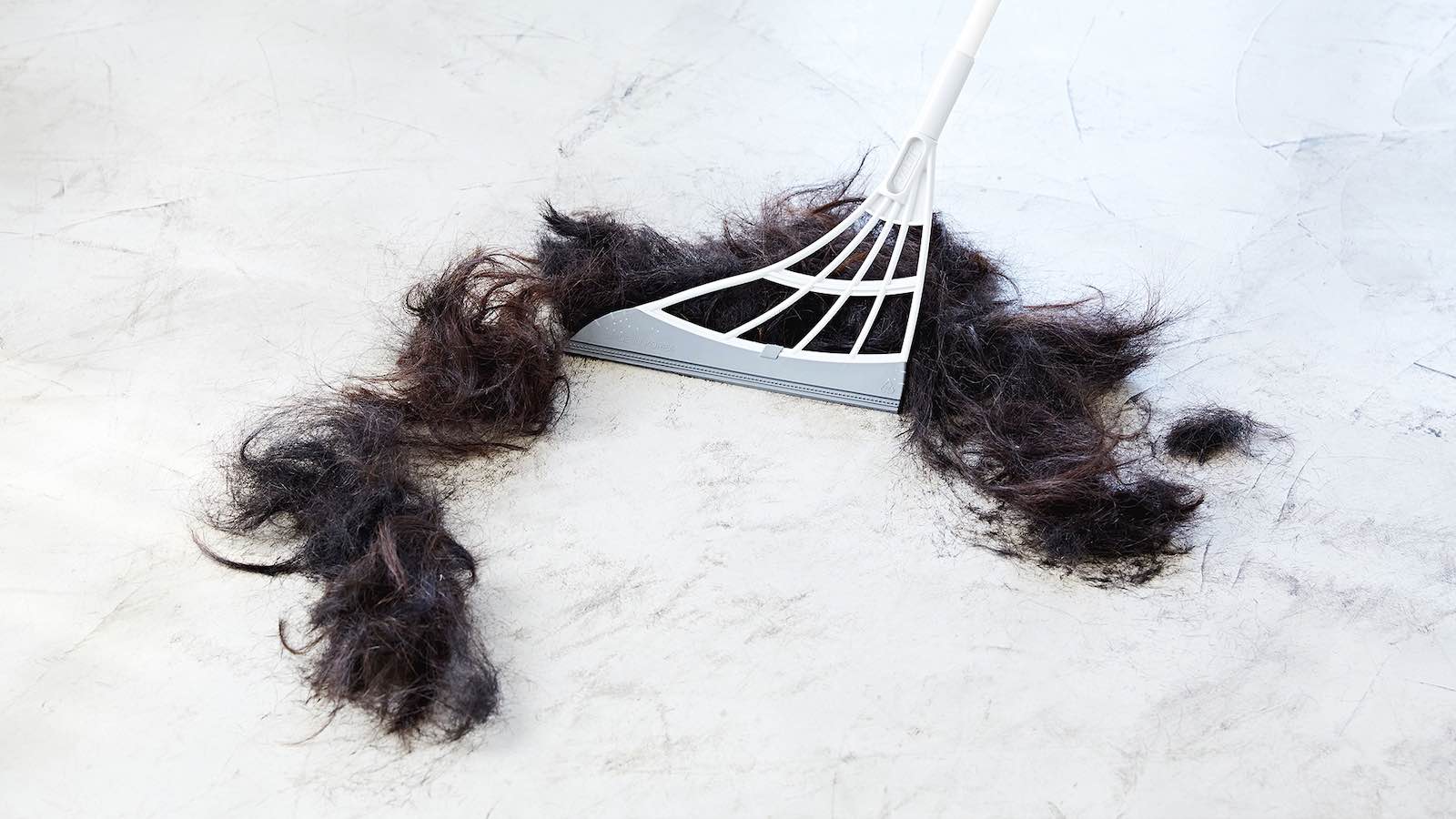 BROOMBI innovative broom has a 4-layered brush blade to clean more with ...