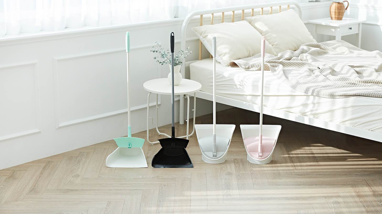 BROOMBI innovative broom has a 4-layered brush blade to clean more with ...