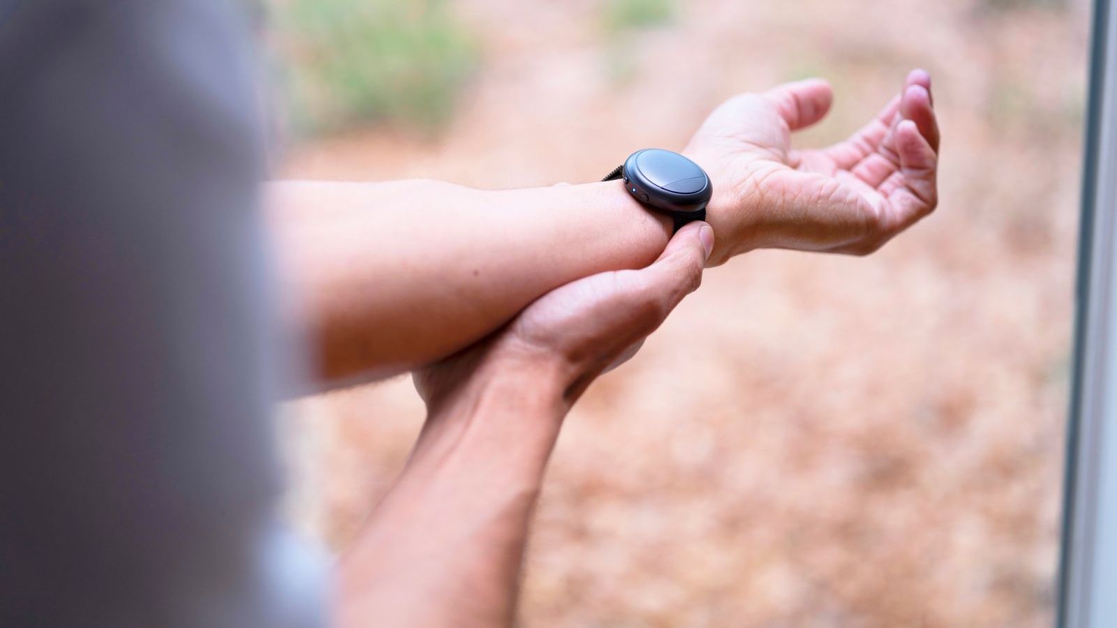 Embr Wave 2 wearable temperature regulator treats menopause symptoms ...