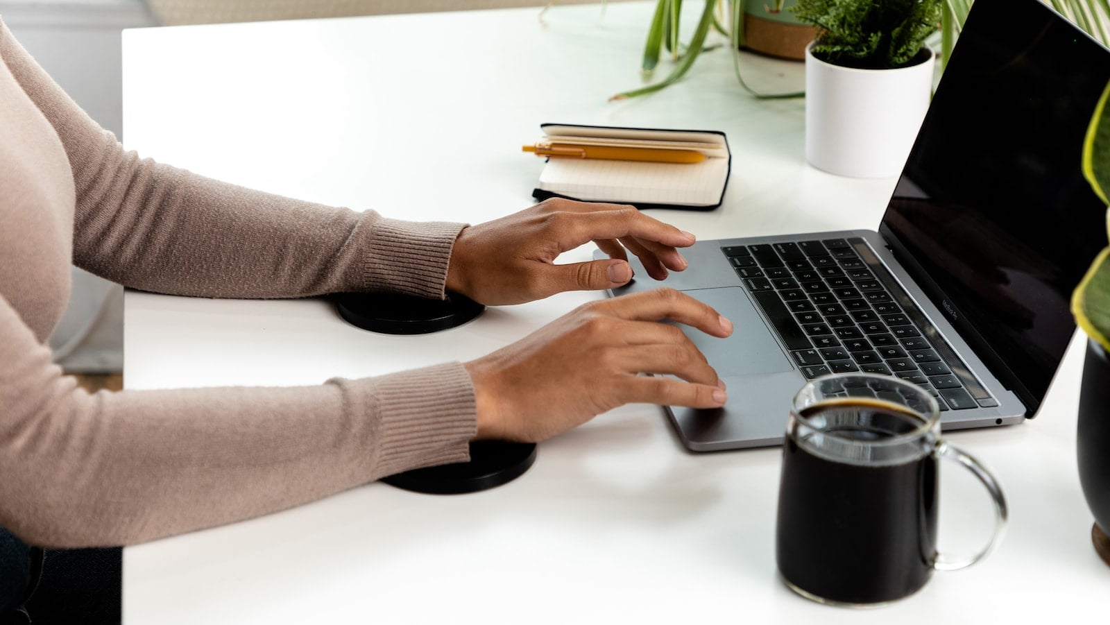 Review: Jelbows desk elbow pads relieve pain and pressure