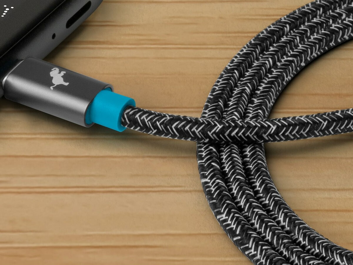 Nimble PowerKnit cables charge iPhones 3 times faster with Apple ...