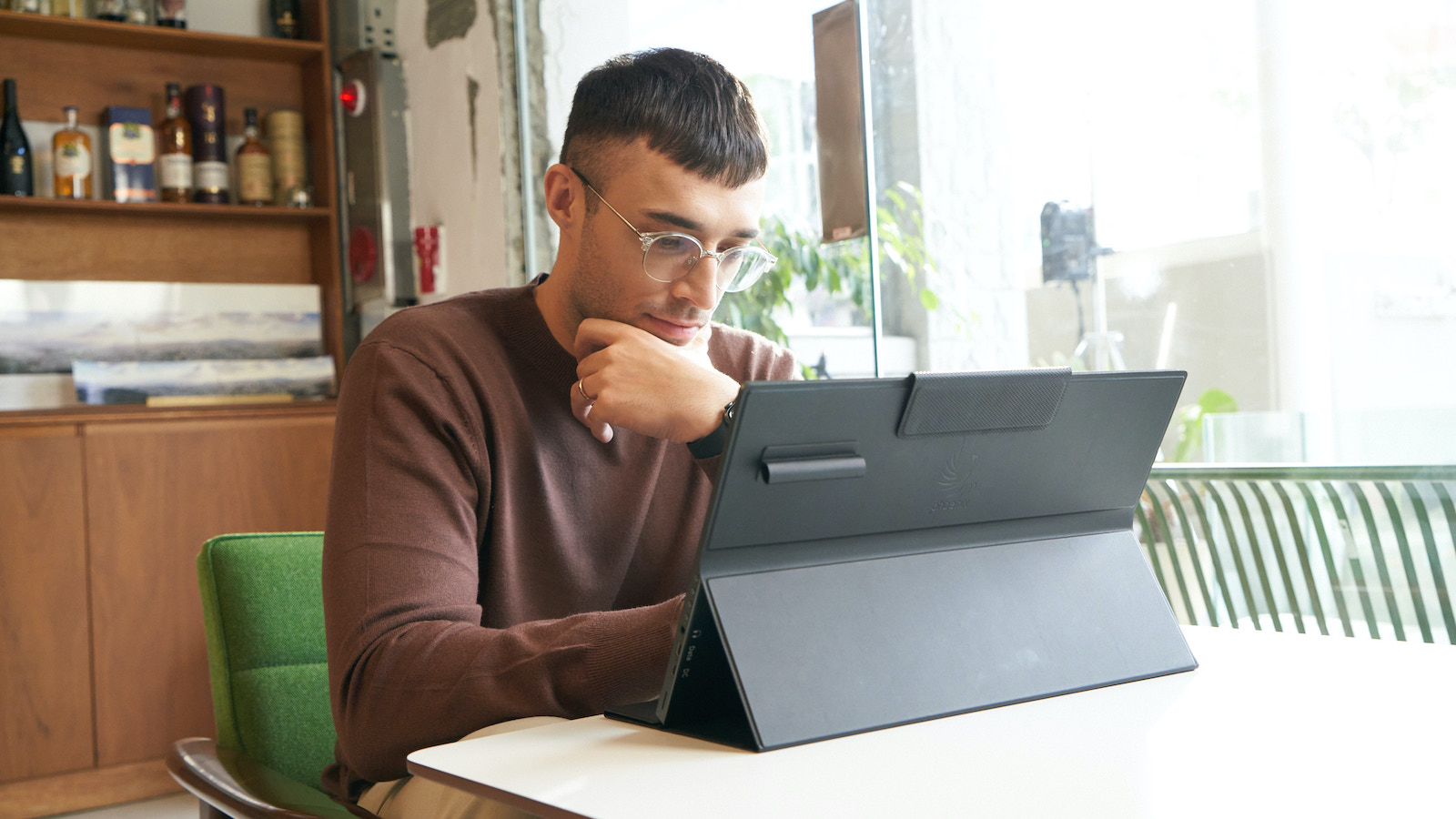 Phoenix Note 3-in-1 hybrid tablet is an Android tablet, portable ...