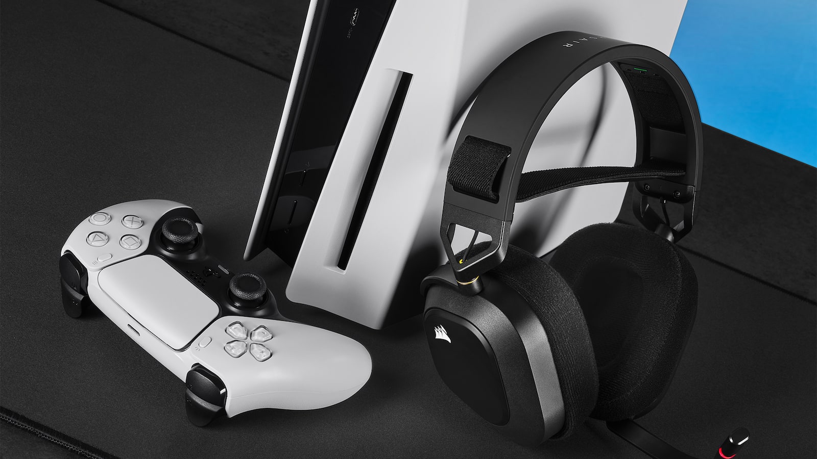 CORSAIR HS80 RGB WIRELESS gaming headset features immersive Dolby Atmos ...