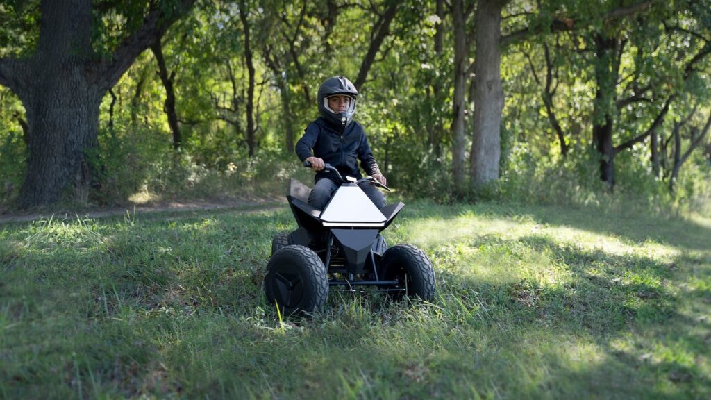 Review: Tesla Cyberquad for kids has Cybertruck aesthetic and LEDs