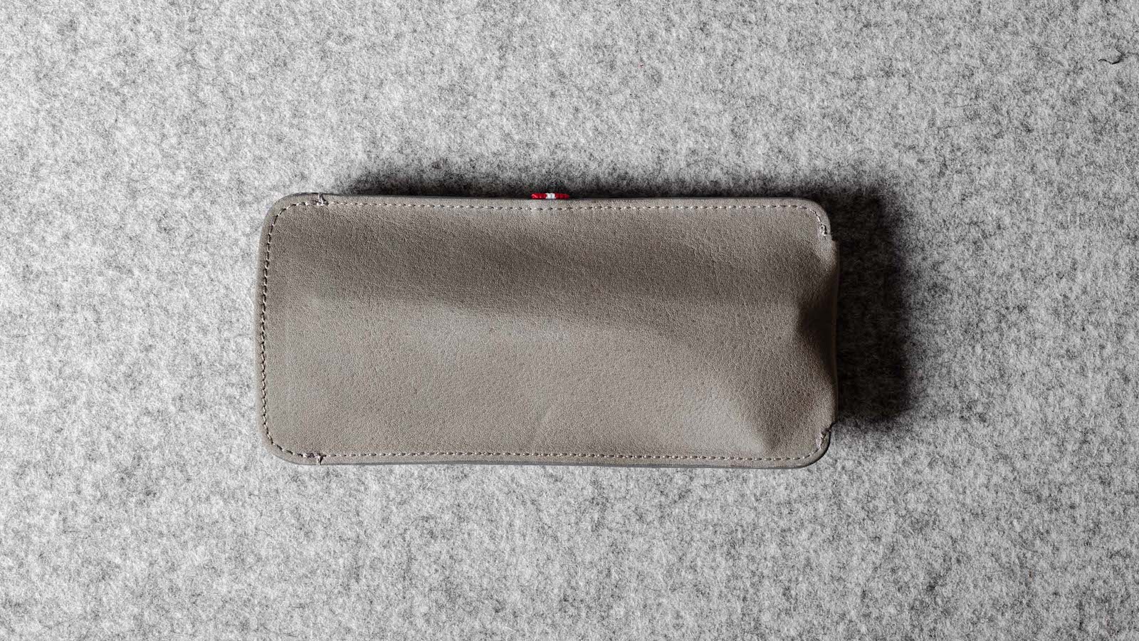 hardgraft Slim Eyewear Case features micro-suede to keep your glasses ...