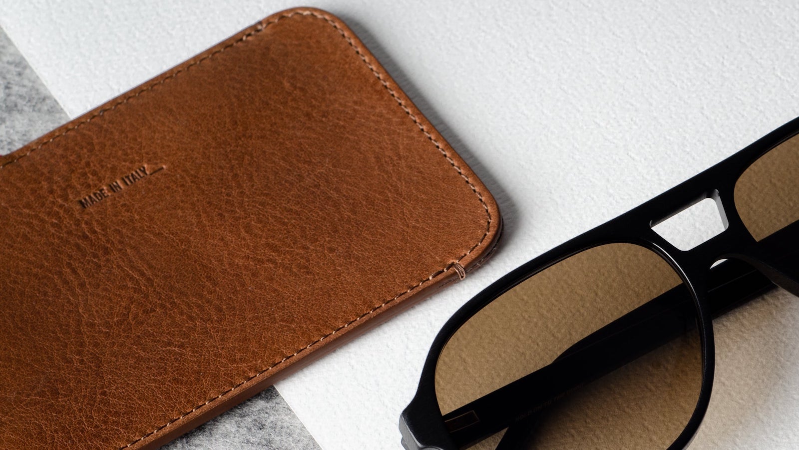 hardgraft Slim Eyewear Case features micro-suede to keep your glasses ...
