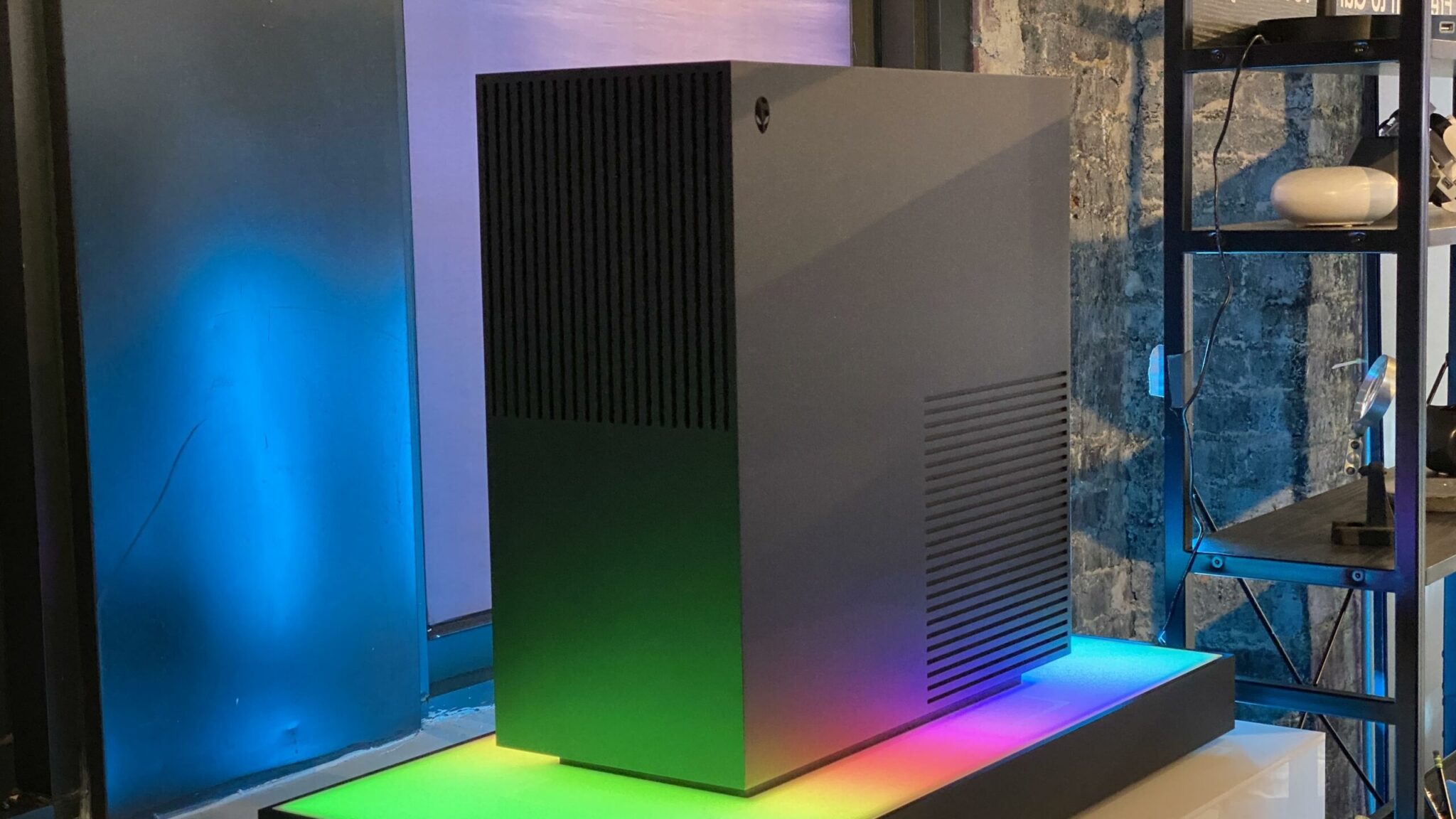 Alienware Concept Nyx at CES 2022—cast your PC games to any screen