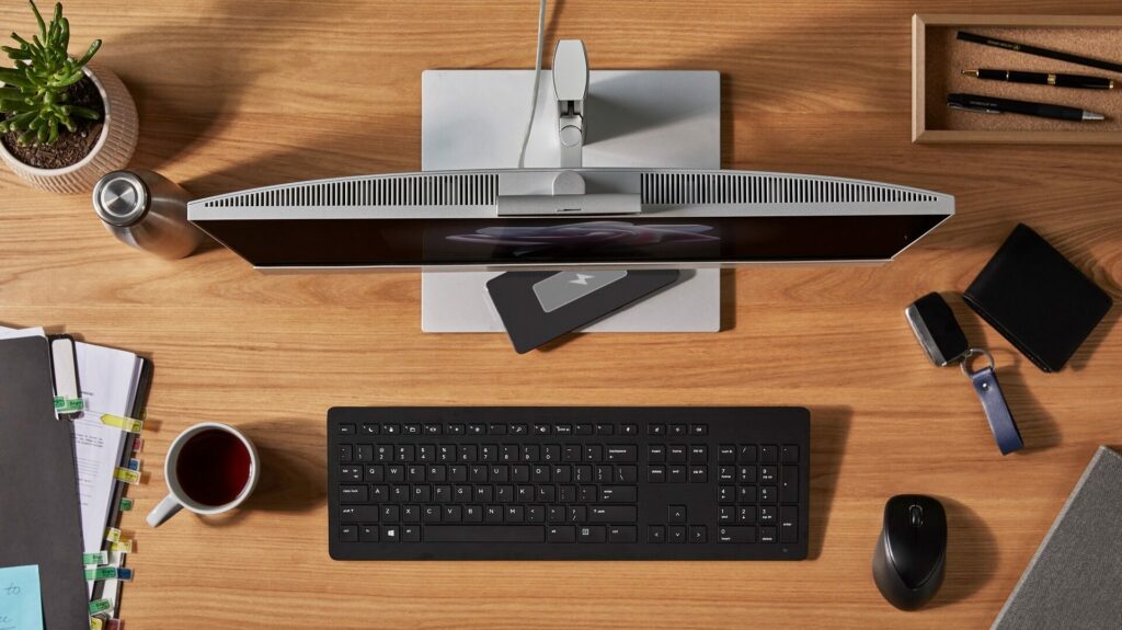 HP’s new all-in-one PCs include wireless charging stands and more