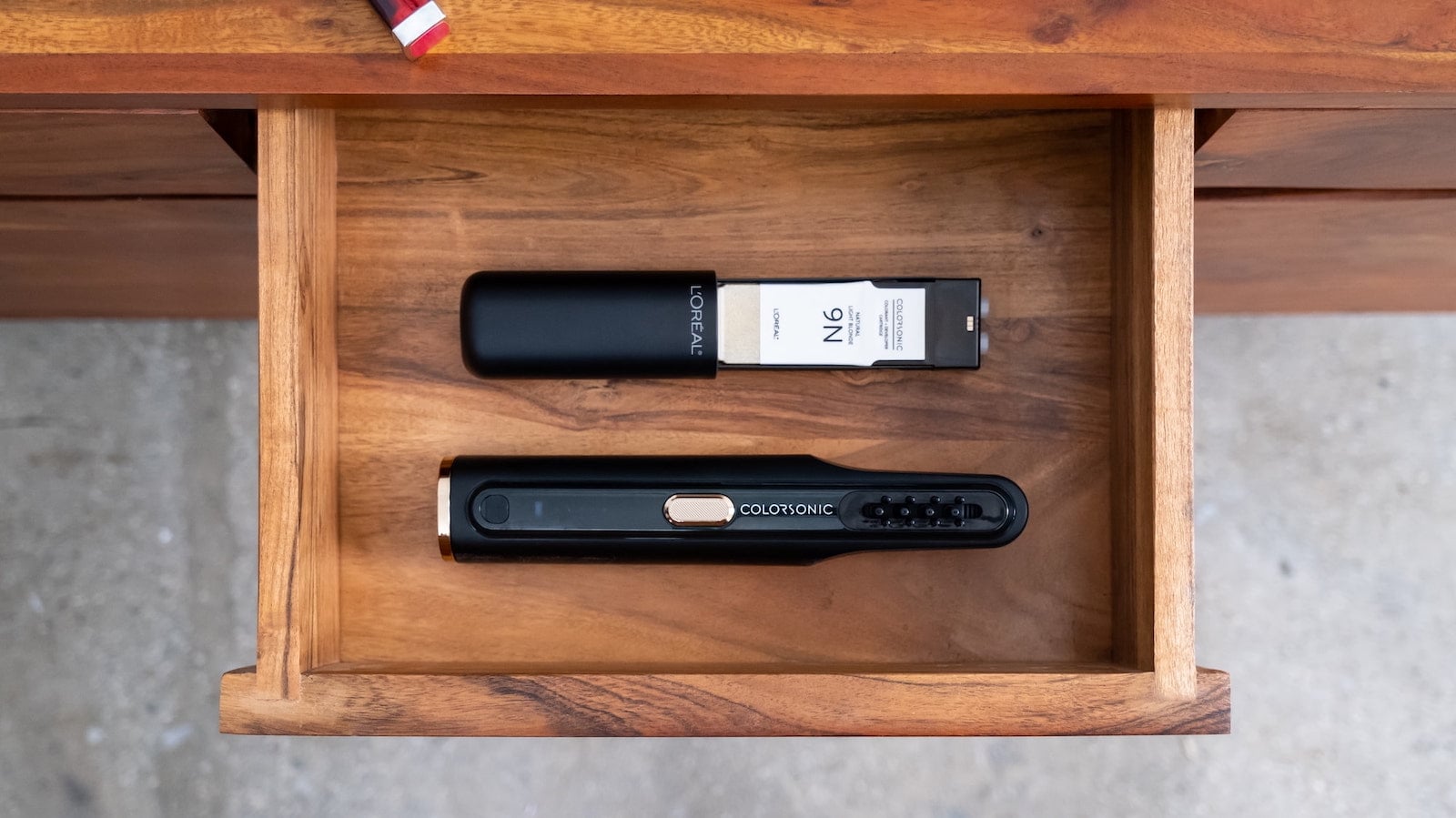 L'Oréal Colorsonic handheld hair color device has an oscillating brush ...