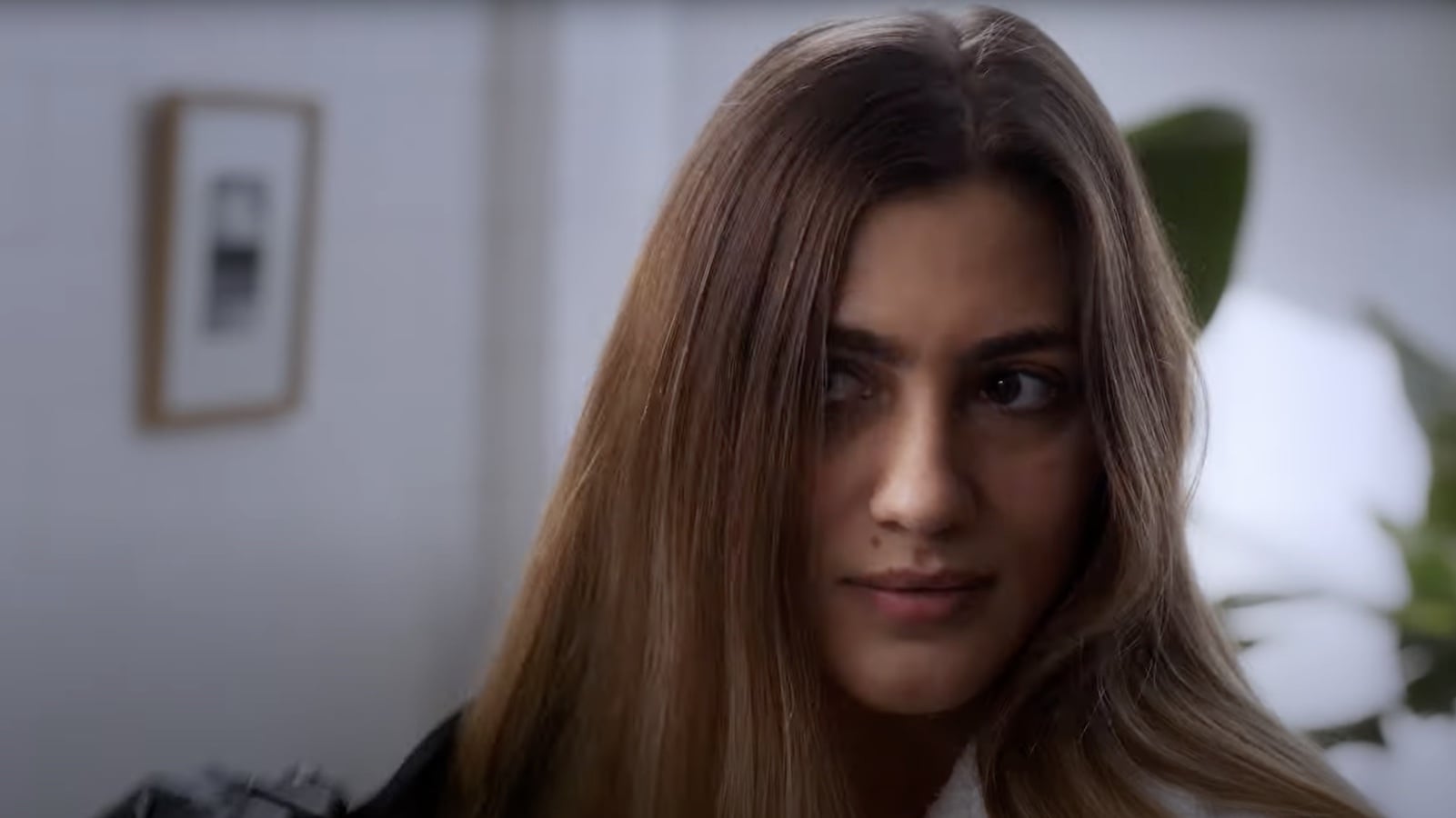 L'Oréal Colorsonic handheld hair color device has an oscillating brush ...