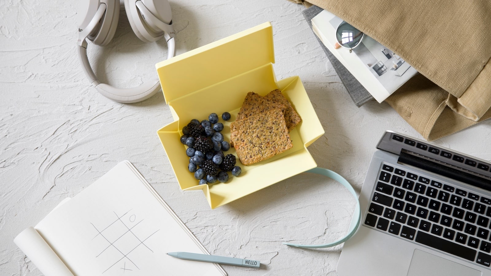 Uhmm Foldable Food Storage Box folds and unfolds in an instant for ...