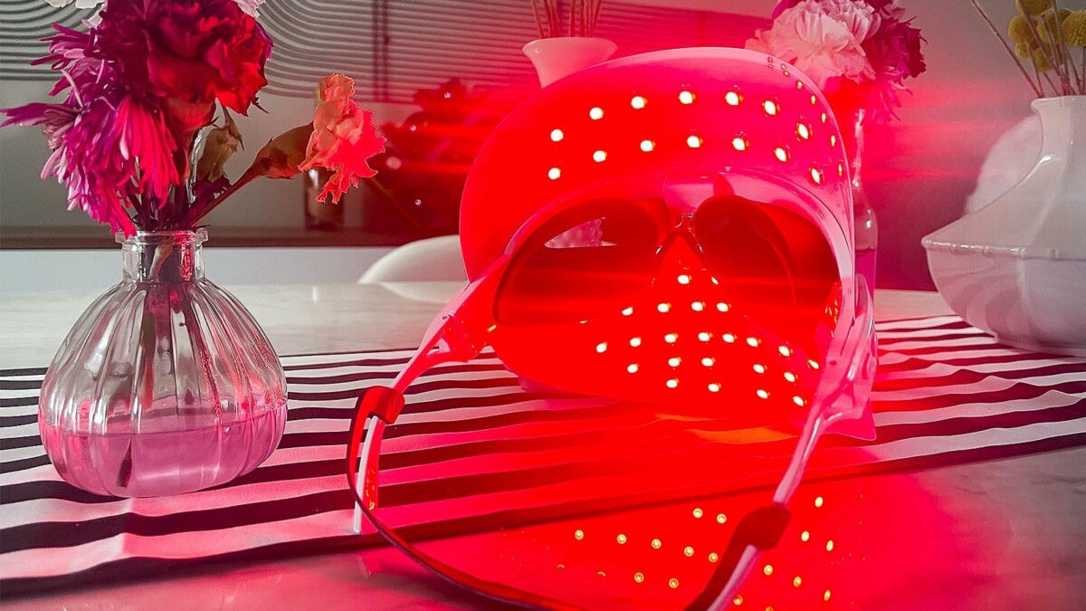 Review: Mirabella Beauty Phototherapy LED Facial device improves skin
