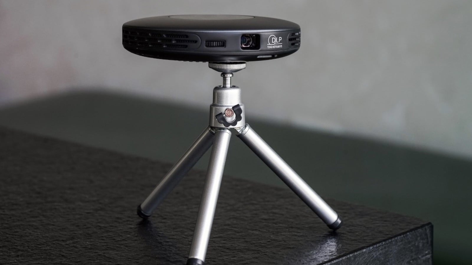 Which smart projector will best serve your living room in 2022 ...