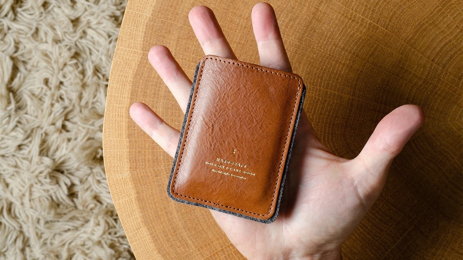 hardgraft Cover Card Case minimal leather cardholder features 2 ...