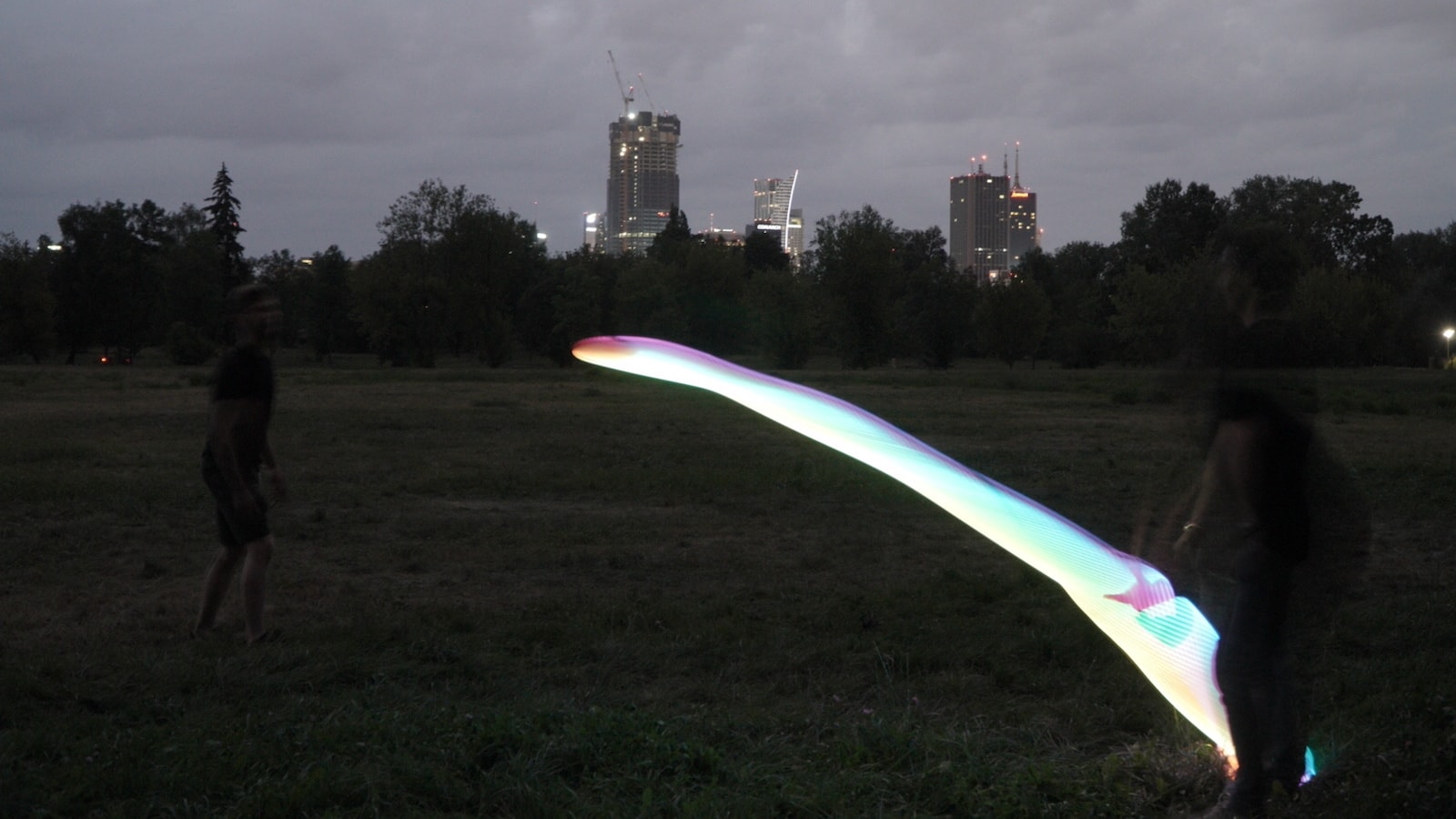 miBee smart LED flying disc has a gyroscope & lets you choose different ...