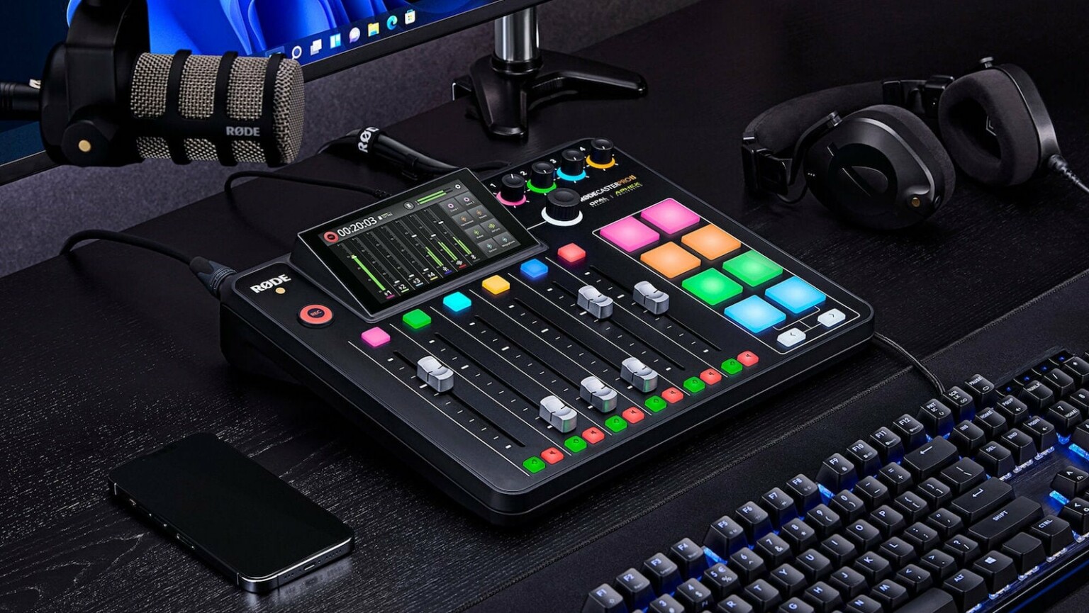 Best content creator gadgets and accessories for your home studio ...