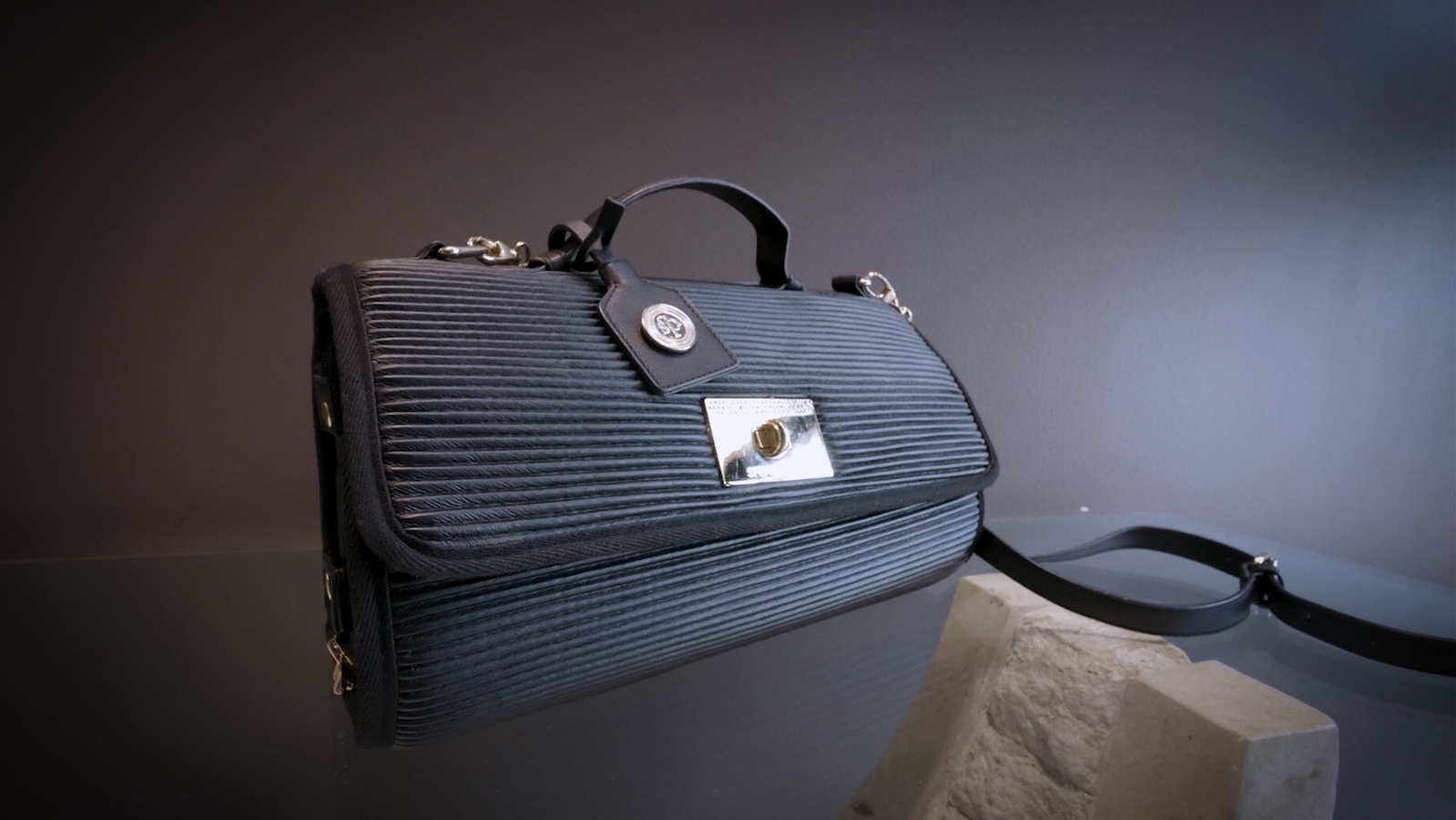 Spencer Paige Luxury Travel Toiletry Bag has multiple compartments ...