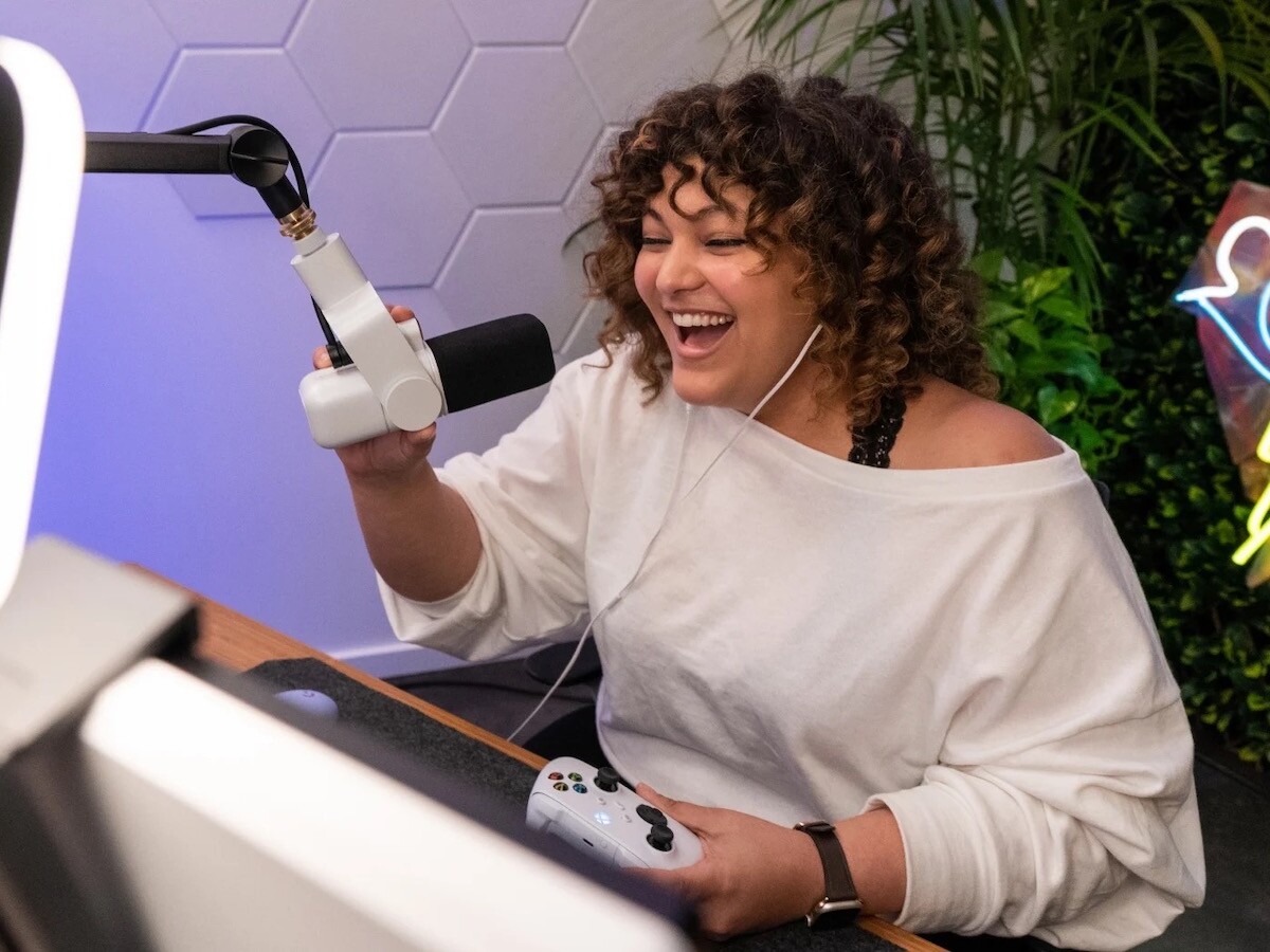 Logitech Blue Sona XLR broadcast microphone with ClearAmp brings the ...