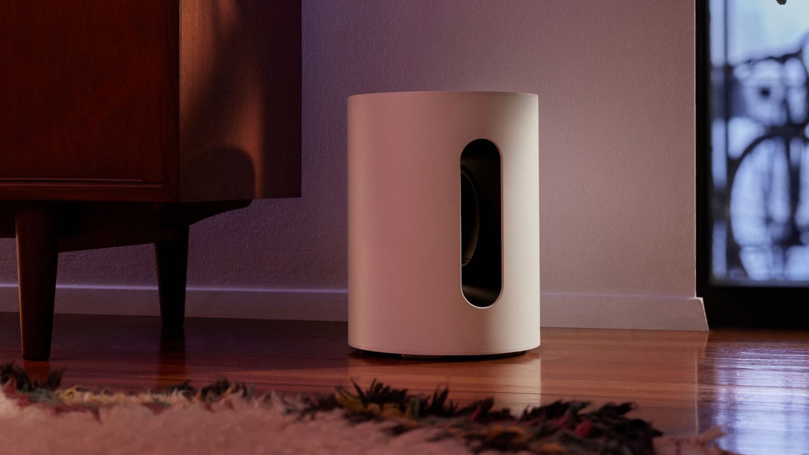 Sonos Sub Mini curvy subwoofer produces balanced bass beats great for ...