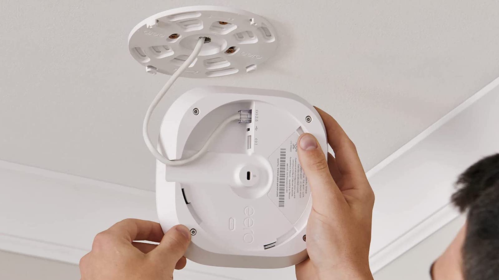 Amazon eero PoE 6 dual-band Wi-Fi 6 access point has a ceiling- or wall ...