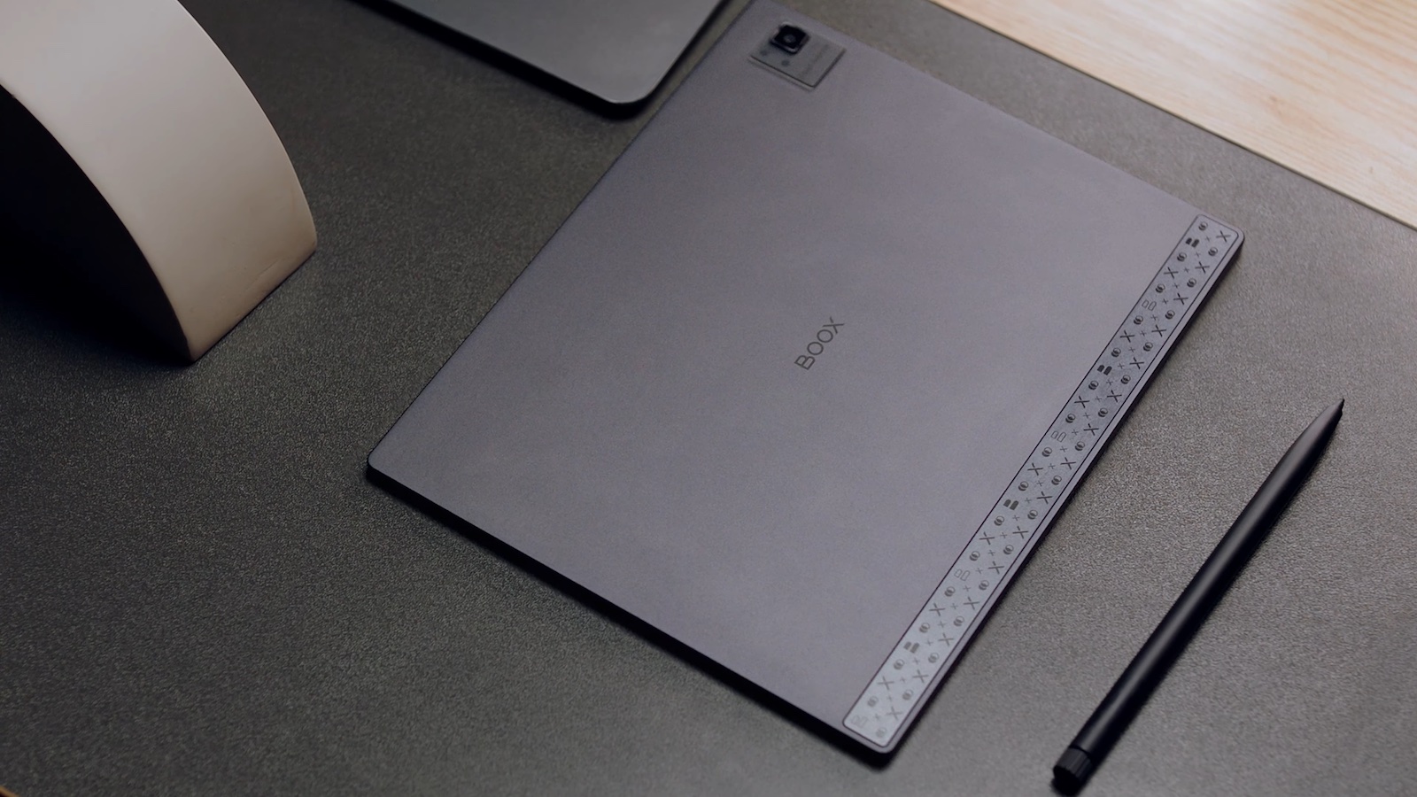 Onyx BOOX Tab Ultra ePaper tablet has a super-clear screen and refresh ...