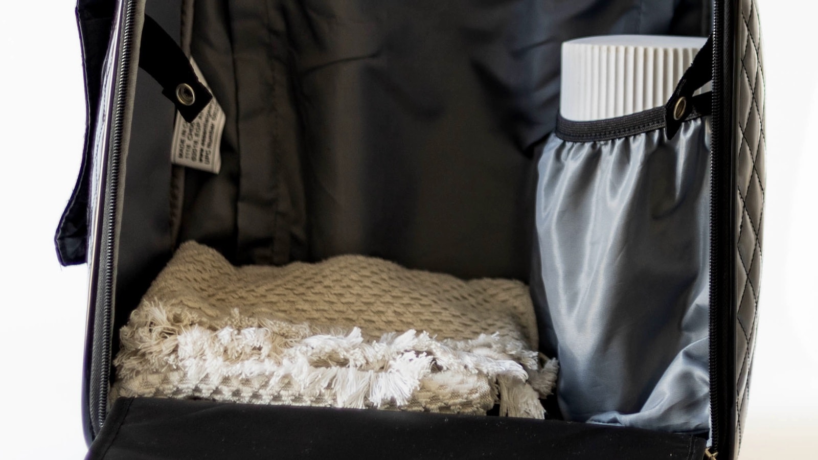 EGB Essential CarryALL Bag has a convenient telescoping handle for on ...