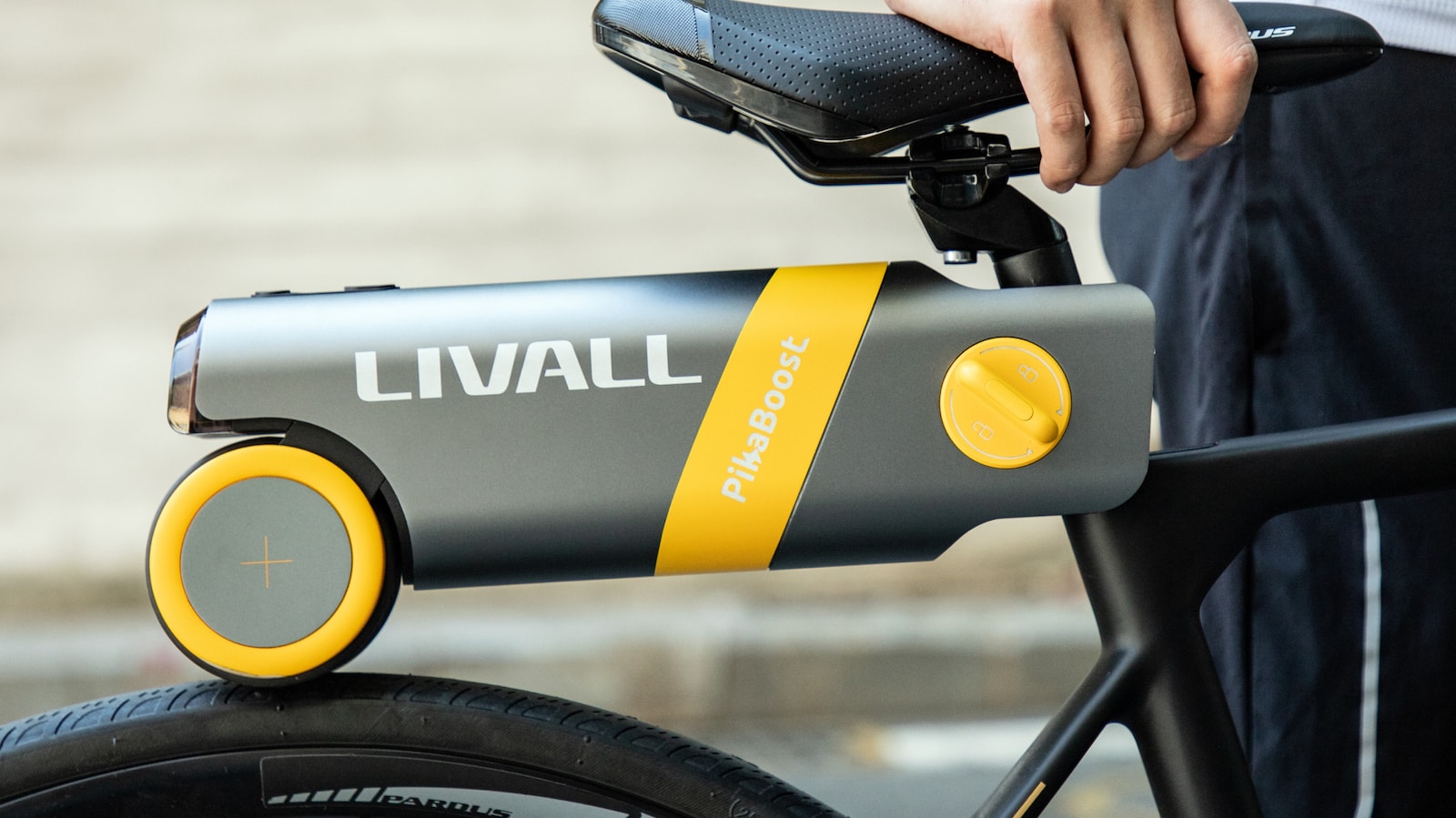 LIVALL PikaBoost eBike conversion kit installs in 30 seconds and ...