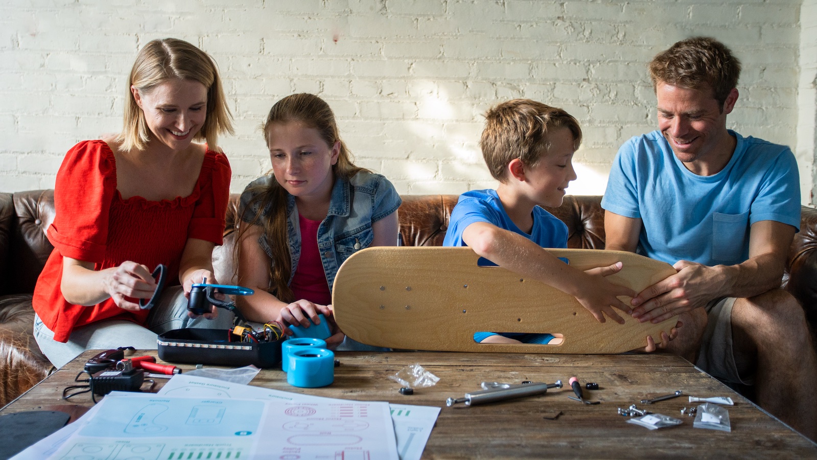 Lectec LS build-it-yourself electric skateboard teaches all of the ...