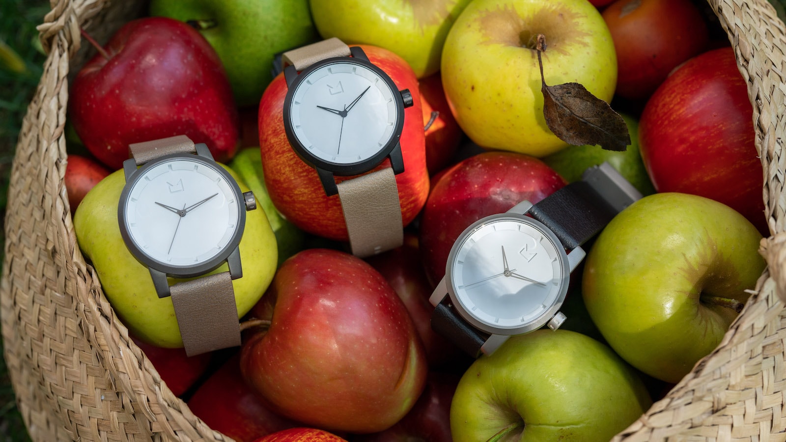 Majestik minimalist solar watch respects the environment as well as ...