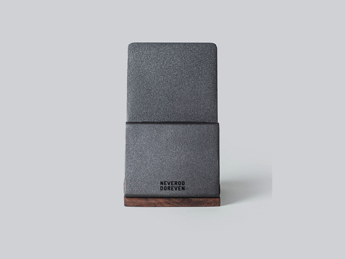 NOOE Hands-On Mobile Stand has a minimalist design so you work ...