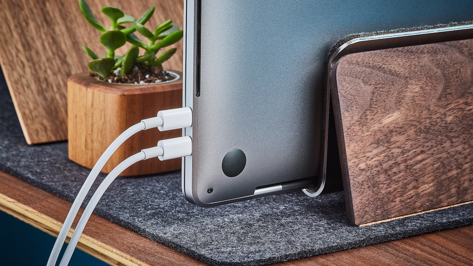 Grovemade Wood MacBook Dock has a marvelous design that will save desk ...